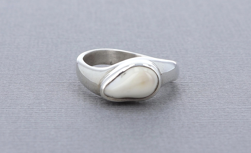 Ladies Elk Ivory Ring